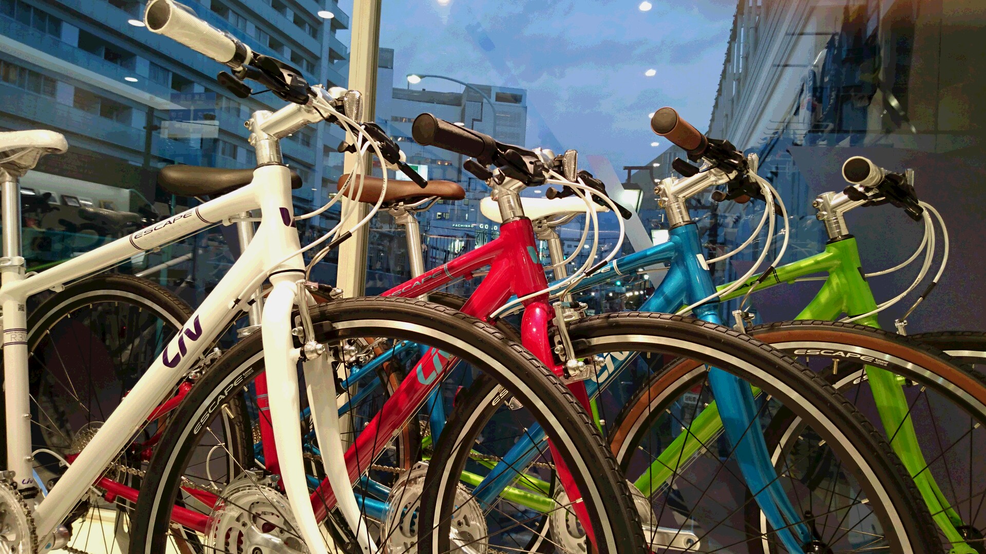 【Liv】2018年モデルESCAPE R3W入荷しました！！ ｜ ジャイアントストア二子玉川