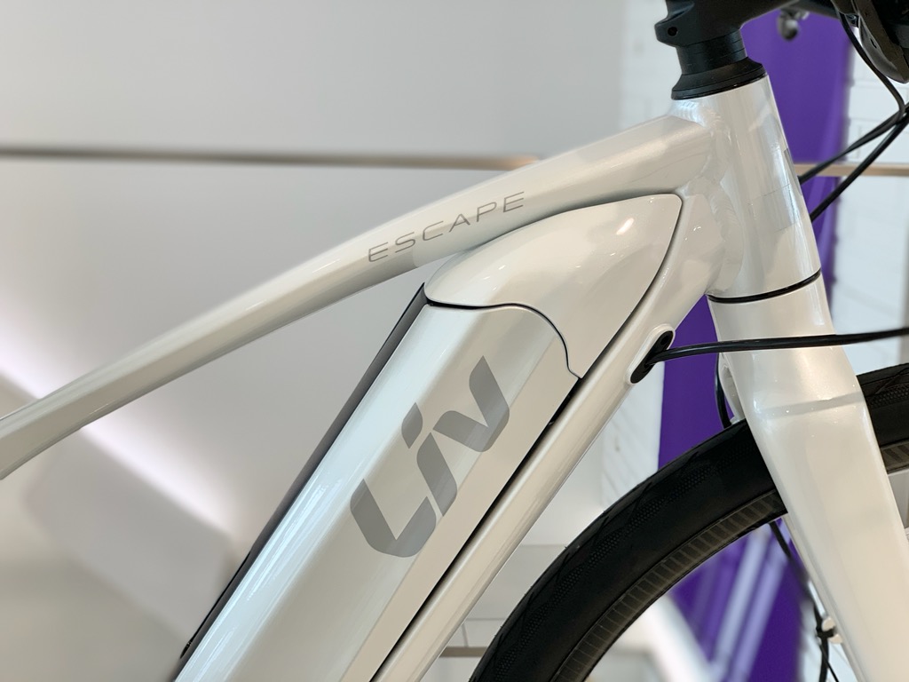 【E-BIKE】ESCAPE R W E+入荷しました！！！ ｜ ジャイアントストア二子玉川