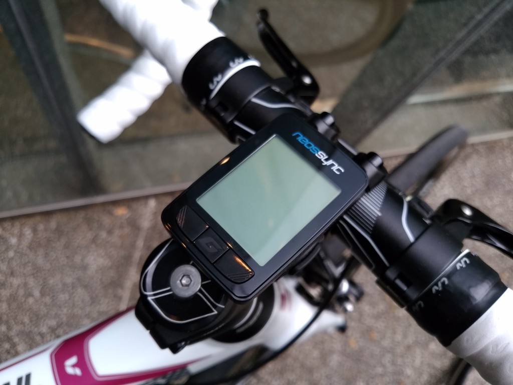 新型サイクルコンピュータ「NEOS sync」入荷しています ｜ ジャイアントストア京都紫明通