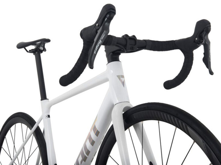 GIANT JAPAN 35周年記念モデルを新発売＆GIANTカーボンホイール35%オフキャンペーン実施 ｜ ジャイアントストア メインサイト